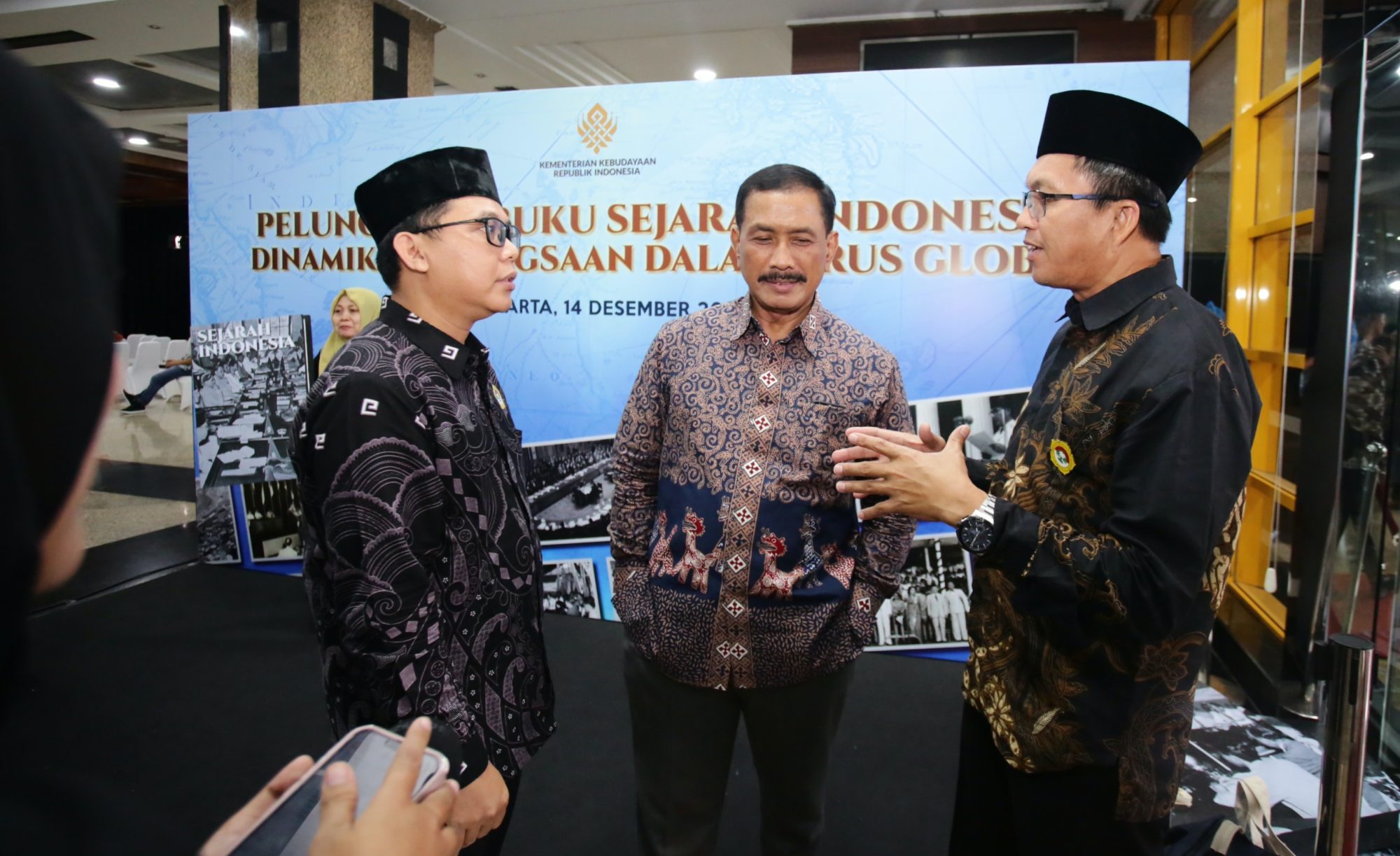 Reformulasi Sejarah Nasional, Dinamika Kebangsaan dalam Arus Global (2 ...